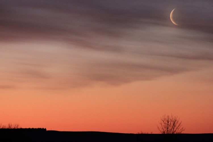 Sunrise/Moonrise Friday Morning - SkySpy Photos, Images, Video