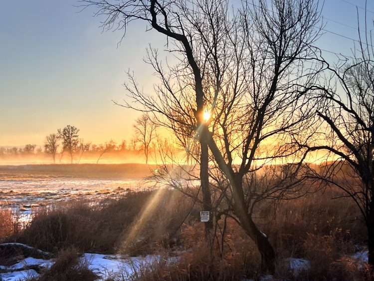 Wind howling & the sun shinning - SkySpy Photos, Images, Video